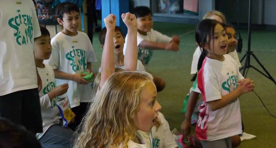 Discrepant Events: The Comeback Can - Science World